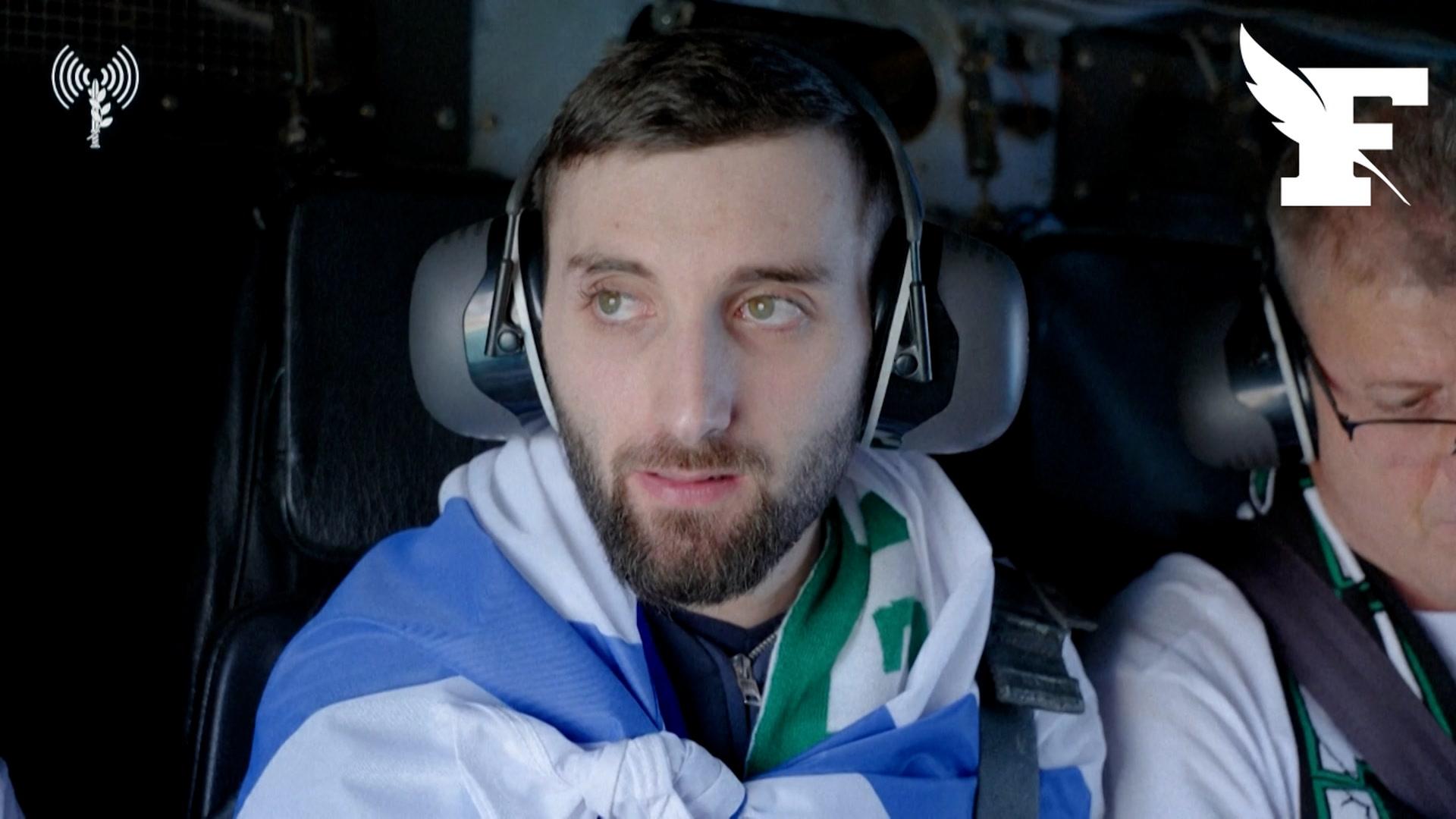 Les images de la libération du soldat israélien Matan Angrest, torturé ...