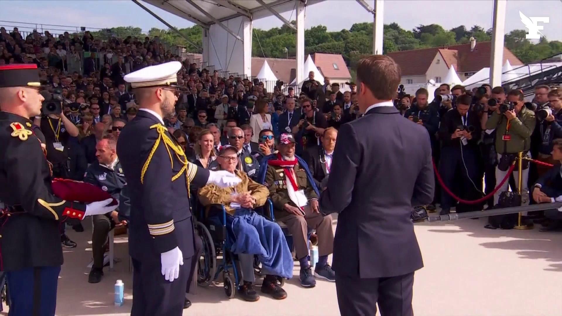 Cérémonie internationale à Omaha Beach: Emmanuel Macron remet la Légion ...
