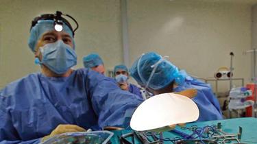 Prothèses PIP : les chirurgiens rassurants