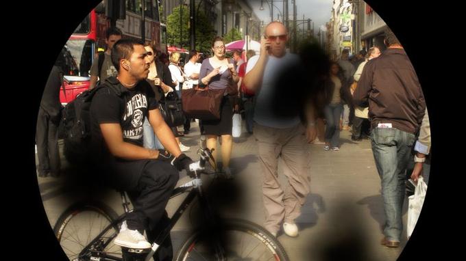 Taches noires dans le champ de vision : quand faut-il s'inquiéter