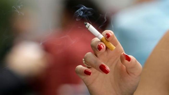 Les fumeuses qui arrêtent à 40 ans vivent 9 ans de plus