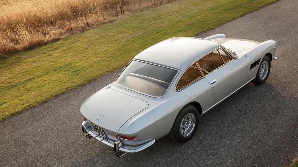 La grande aventure des Ferrari 12 cylindres 2 + 2