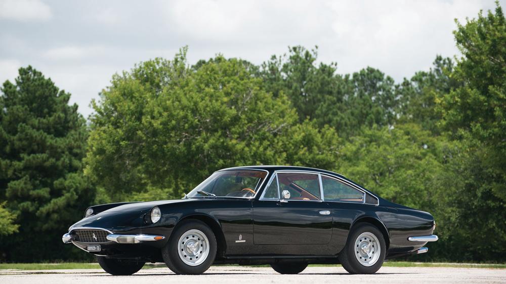La grande aventure des Ferrari 12 cylindres 2 + 2
