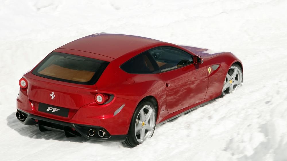 La grande aventure des Ferrari 12 cylindres 2 + 2
