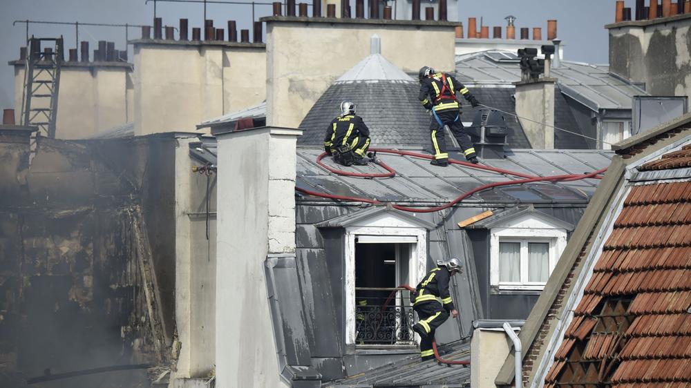 Violente explosion due au gaz dans le centre de Paris