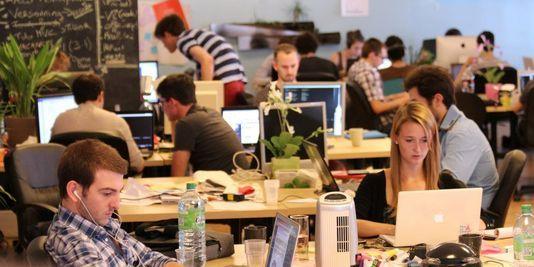 Paris fait son 1er «Hacking» en réunissant 300 start-up et 150 ...