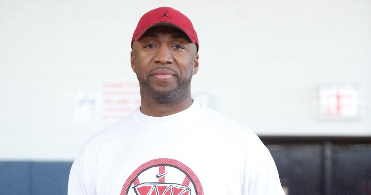 Vin Baker, des millions de la NBA à un job chez… Starbucks
