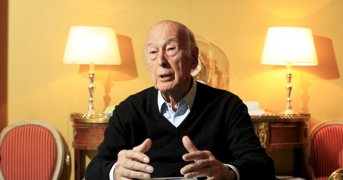 La famille UDF réunie autour de Giscard