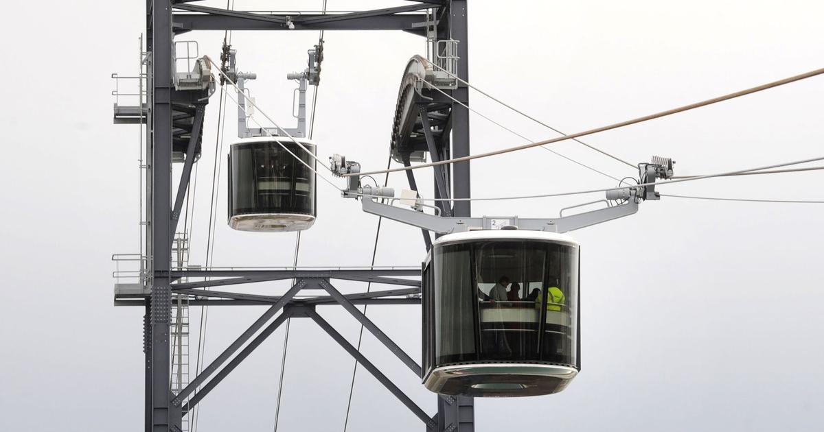 Le premier téléphérique urbain français entre en service