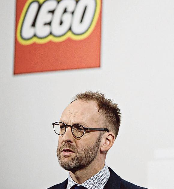 Lego : Jorgen Vig Knudstorp monte et passe la barre à l'Anglais Bali Padda