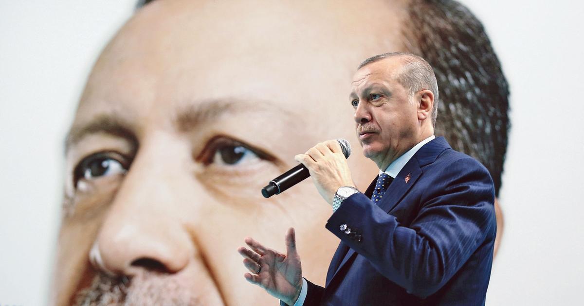 À Paris, Erdogan tend une main vers l'UE
