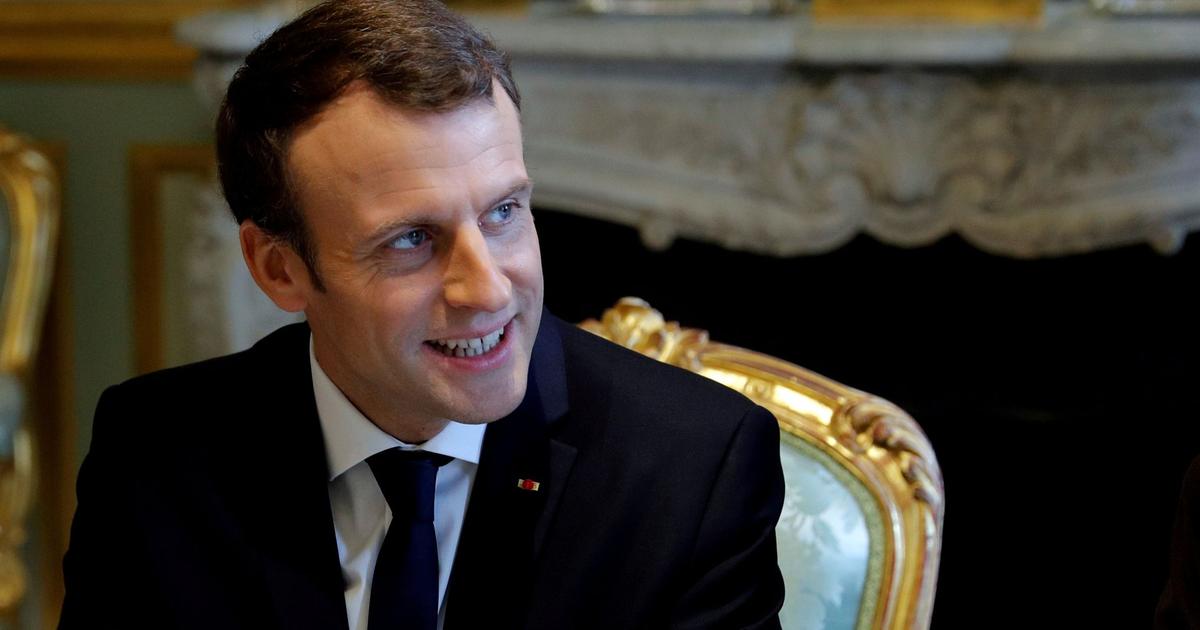 Quand Emmanuel Macron reçoit des élus de droite à l'Élysée