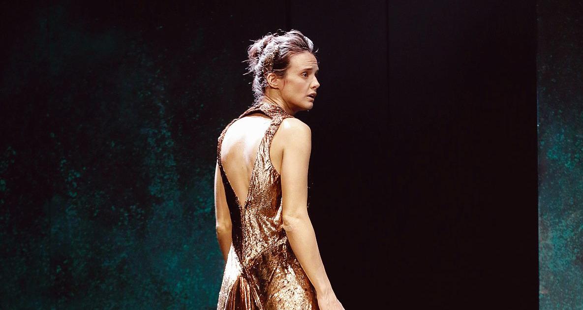 Jennifer Decker, une Phèdre qui impose sa jeune personnalité avec grâce