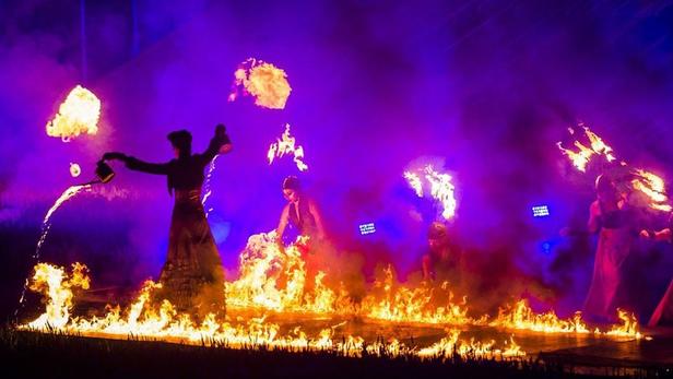 Waterloo : un participant prend feu sur la scène d'Inferno