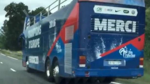 Le bus de la victoire de l'équipe de France est ... déjà prêt