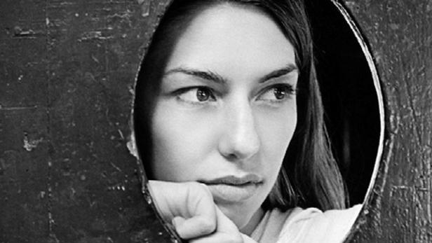 La photographe Kate Barry honorée par une rétrospective posthume à Paris