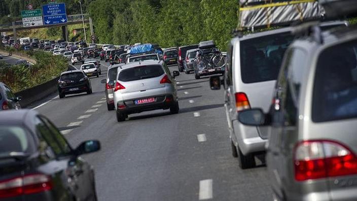 972 kilomètres de bouchons sur les routes, record de l'été