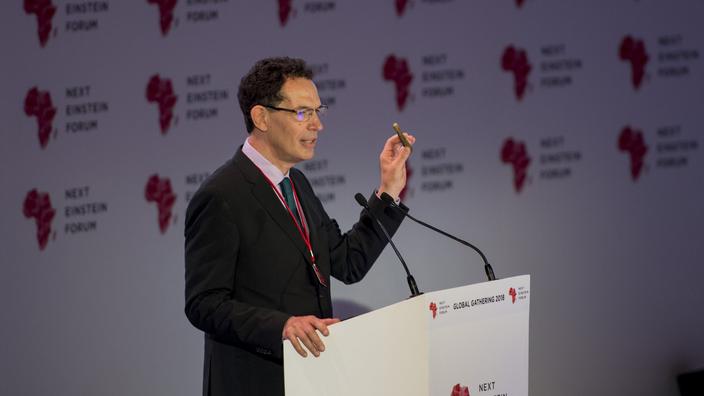 Neil Turok : « Créer une communauté scientifique de classe mondiale en ...