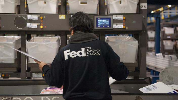 FedEx en justice pour une sale histoire d'uniformes