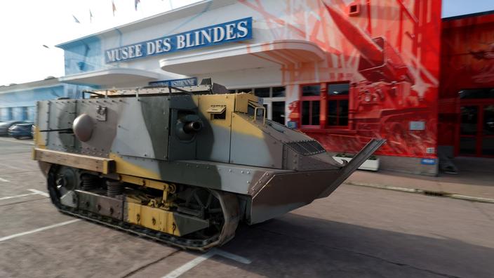 Aux commandes du premier char d'assaut français