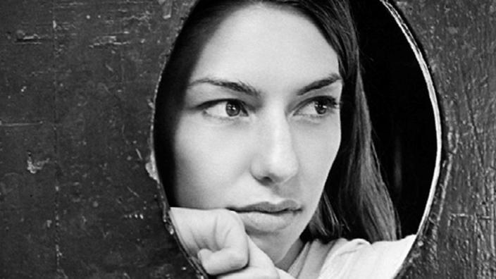 La photographe Kate Barry honorée par une rétrospective posthume à Paris