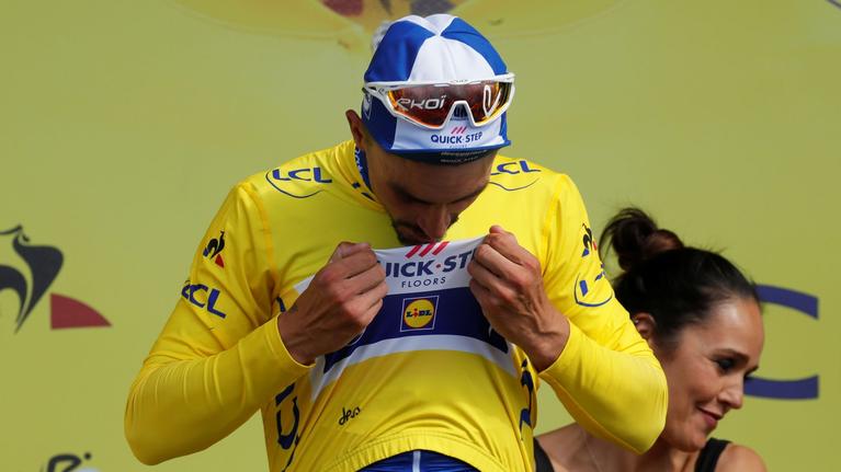 Tour de France: les secrets de fabrication du maillot Jaune