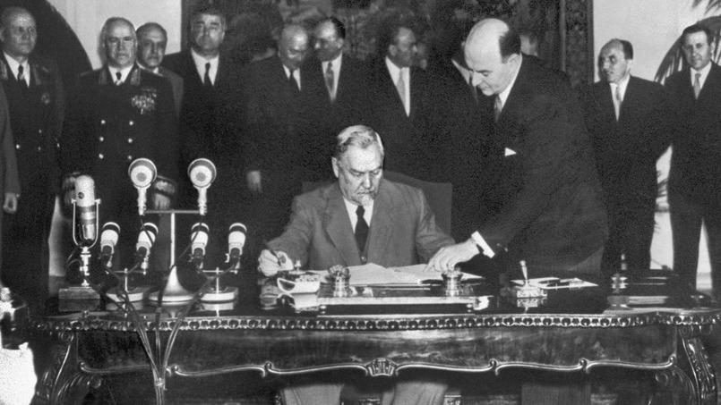 Le pacte de Varsovie est signé le 14 mai 1955