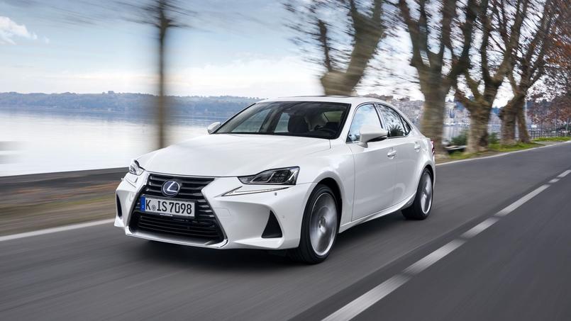 Lexus IS 300h : une familiale racée en mode hybride