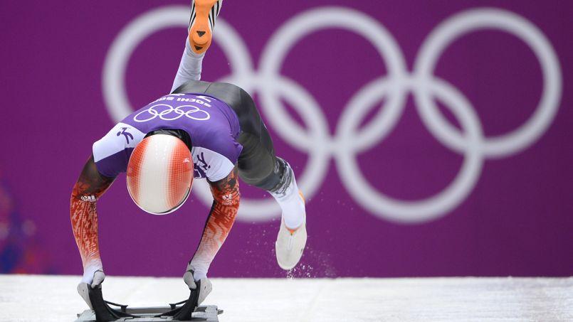 Sotchi: les super-héros inspirent les casques du skeleton