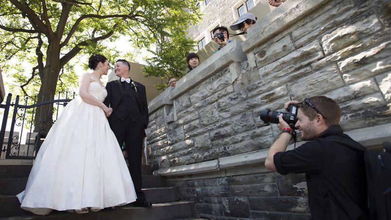 Mariage collectif de 115 couples homosexuels à Toronto
