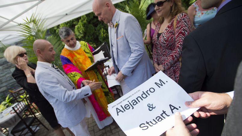 Mariage collectif de 115 couples homosexuels à Toronto