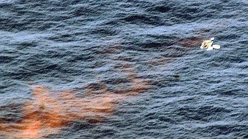 Vol 447 : 16 corps et des dizaines de pièces repêchés