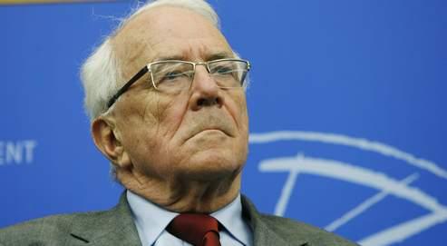 Quand le général Morillon se mêle du scrutin afghan