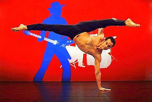 Rasta Thomas agite son cocktail