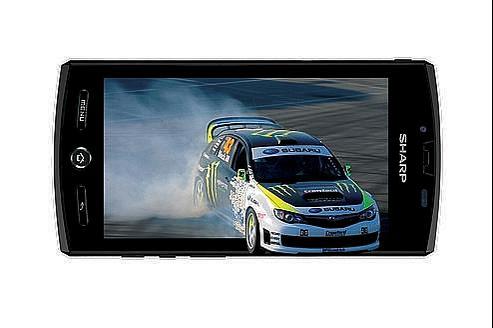 Les mobiles 3D de Sharp en vente dès le 6 octobre
