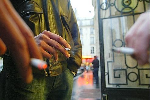 Quand la pause clope est déduite du temps de travail