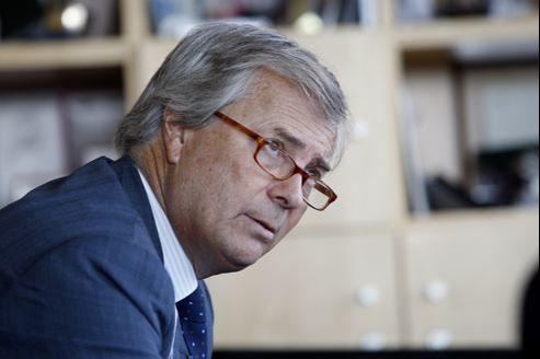 Bolloré tire 915 millions d'euros de la vente d'Aegis