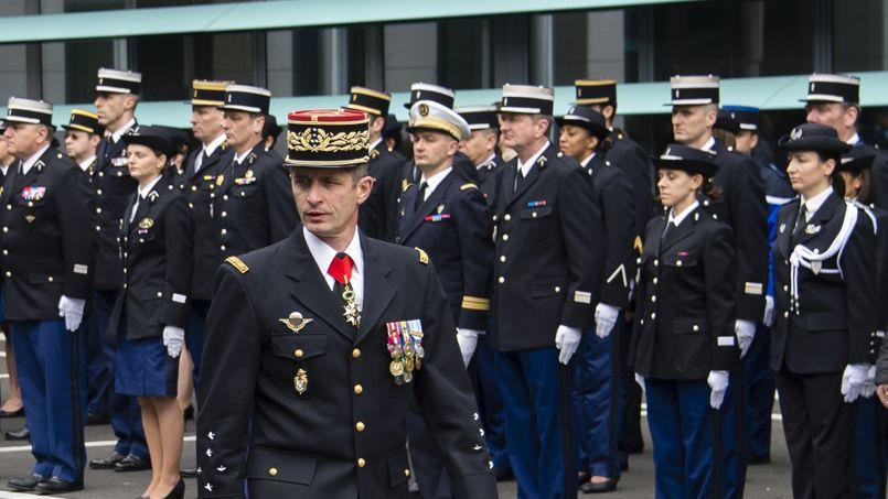 Le général Denis Favier, homme d'élite nommé à la tête de la gendarmerie