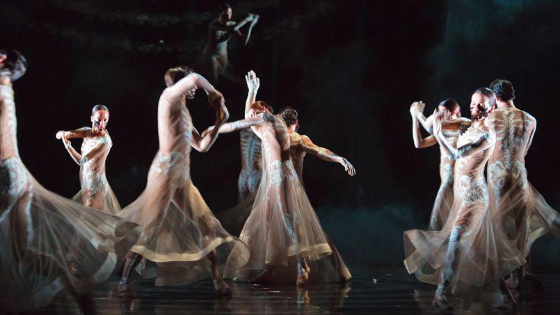 Boléro à l'Opéra de Paris: une invitation à la transe