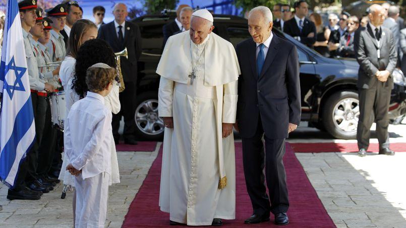 Pérès-Abbas: un geste essentiellement symbolique pour le Proche-Orient