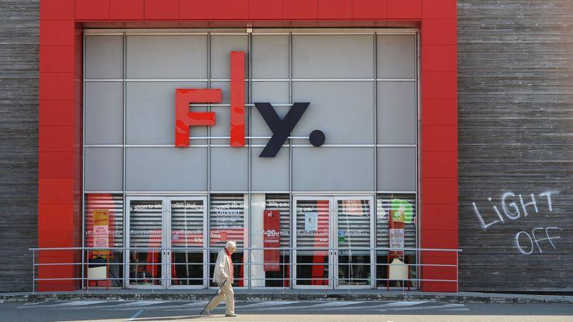 En grande difficulté, Fly, Atlas et Crozatier se placent en sauvegarde