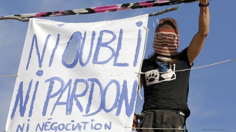 Anarchistes, Anonymous, Black Block : les différents visages de la ...