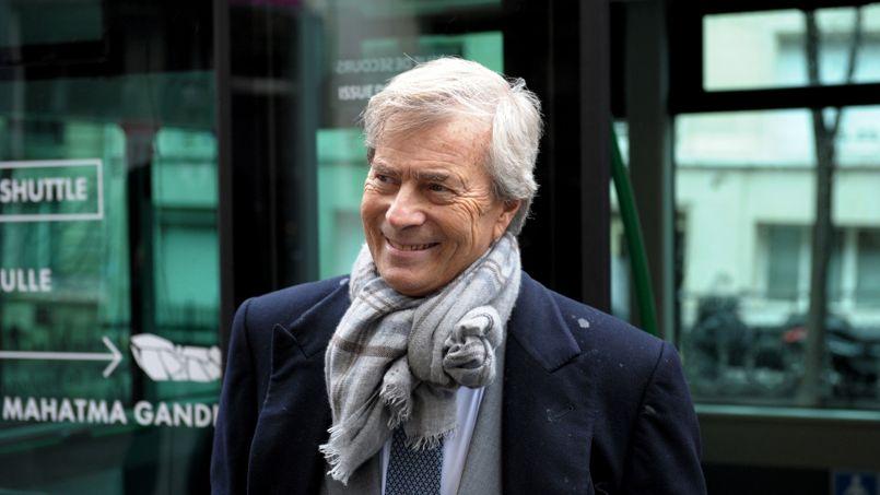 Bolloré désigné opérateur de 16.000 bornes électriques