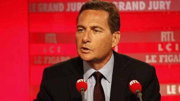 Éric Besson : «Une politique ferme et humaine»