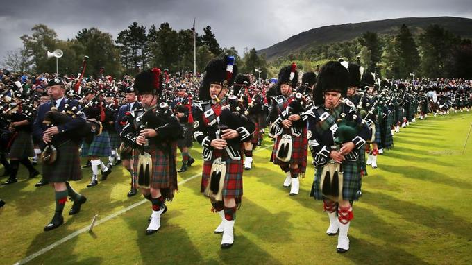 Écosse : la tradition célébrée aux Jeux folkloriques de Braemar avant ...