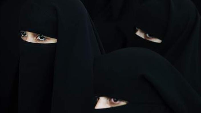 Qui sont les femmes qui portent la burqa en France