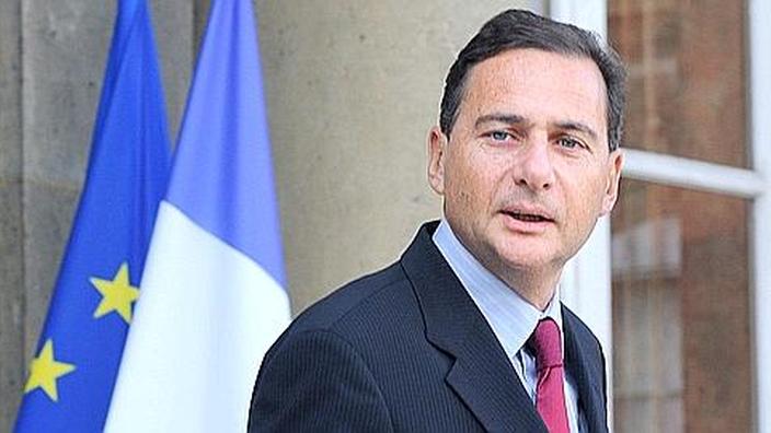 Éric Besson lance le débat sur l'identité nationale