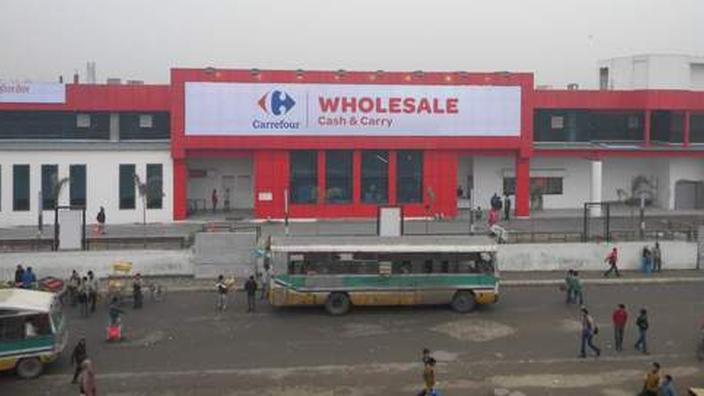 Carrefour ouvre enfin son premier magasin en Inde