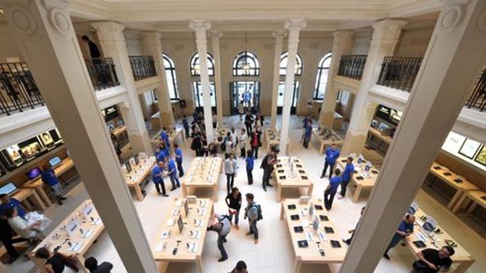 L'Apple Store du quartier de l'Opéra à Paris braqué