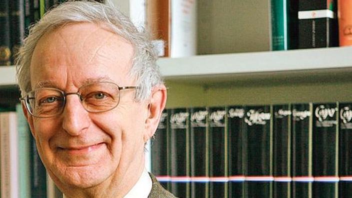 Michael Edwards, élu à l'Académie française